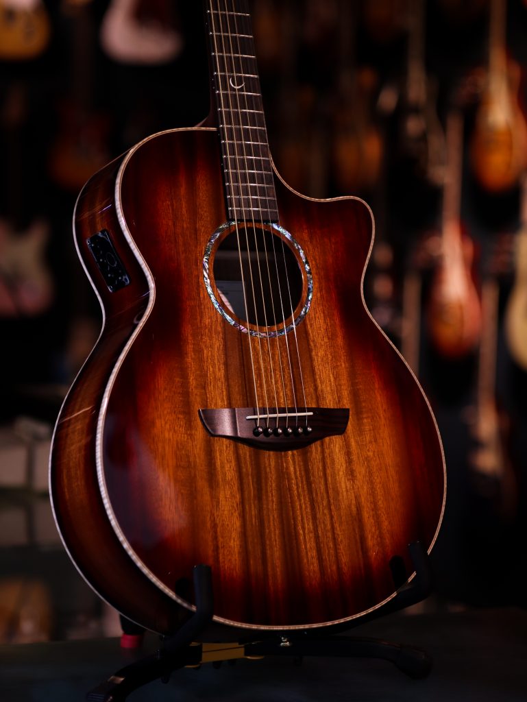 Faith Venus Blood Moon - Kauffmann's Guitar Store